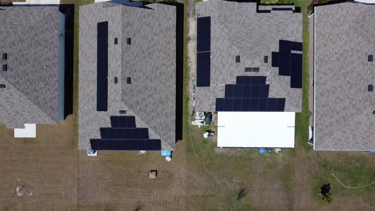 Paneles Solares Populares en Miami y Broward: Una Comparación Técnica